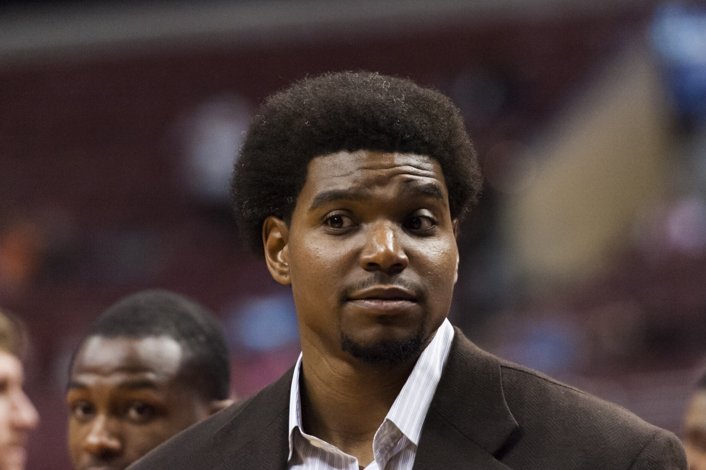 Andrew Bynum Won't Rule Out Making a Comeback, I Guess - Crossing Broad