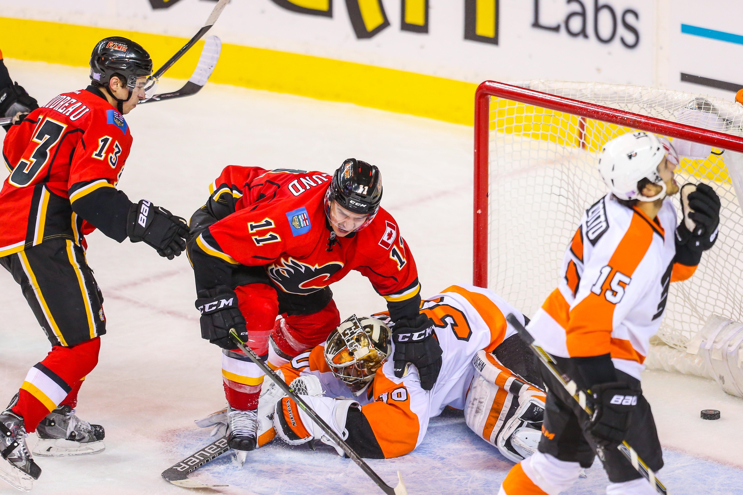 Michael Neuvirth to Start in Goal for Game 4 - Crossing Broad