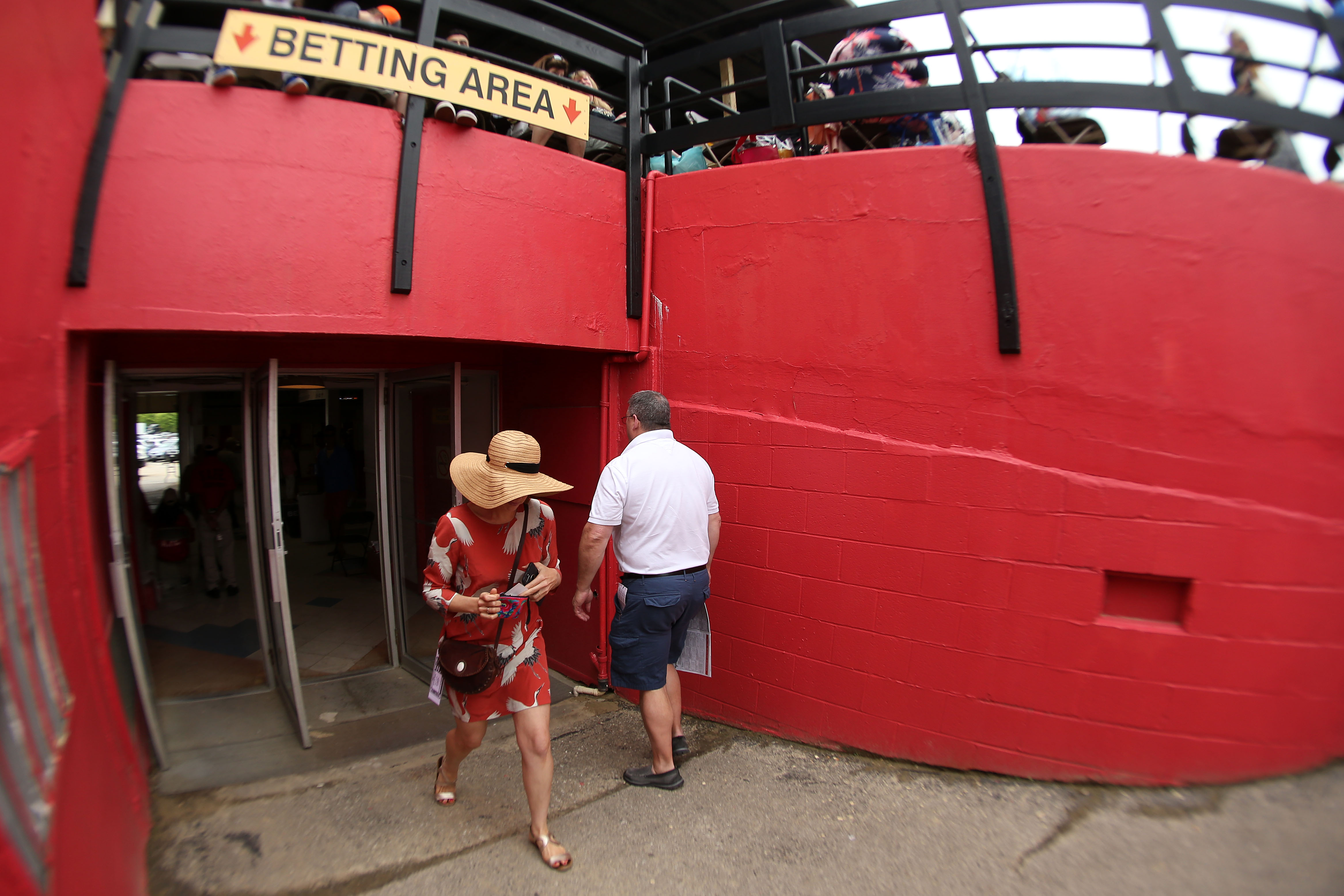 It's Looking Good for Sports Gambling Fans - Crossing Broad