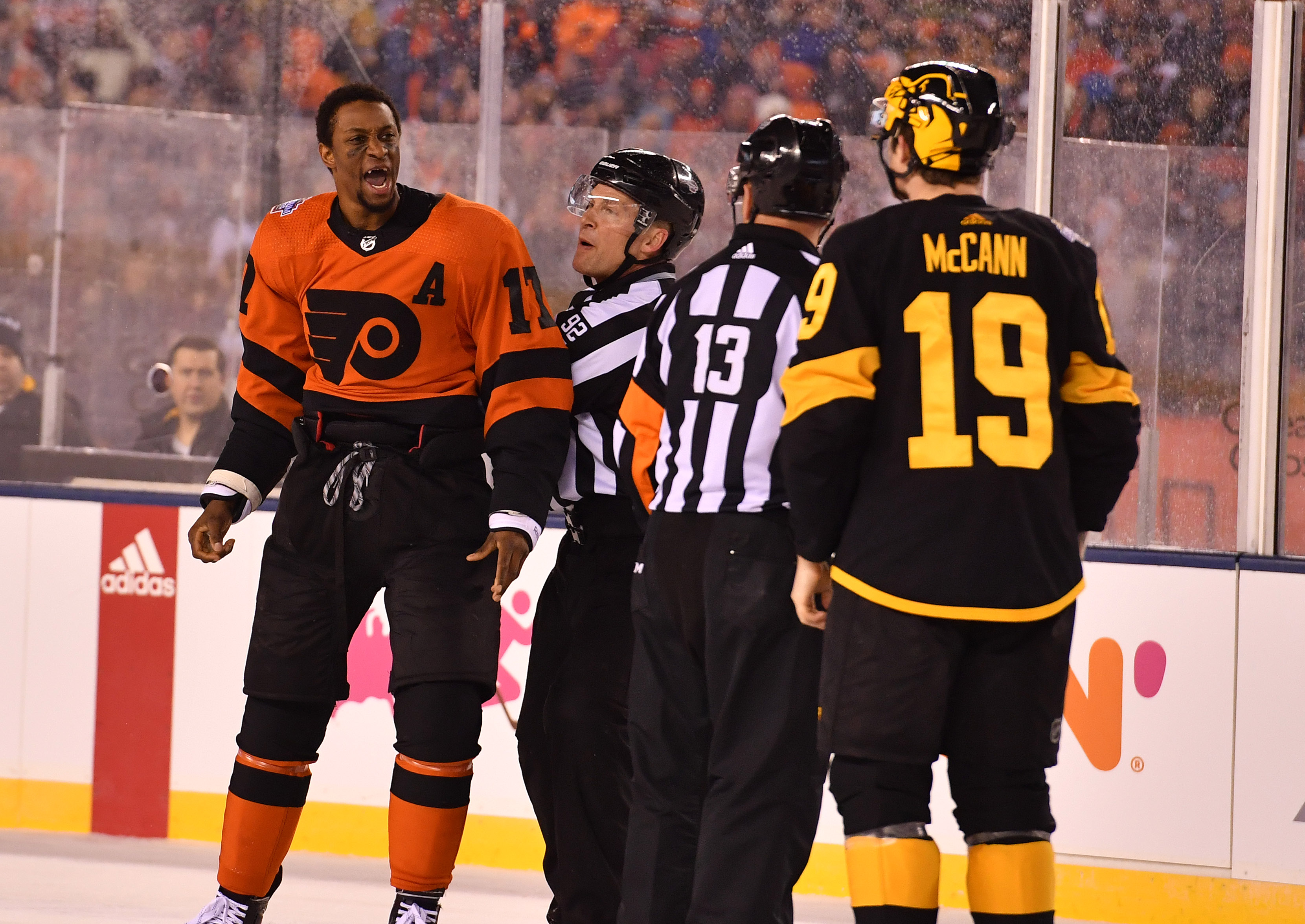Report: Wayne Simmonds to Predators - Crossing Broad