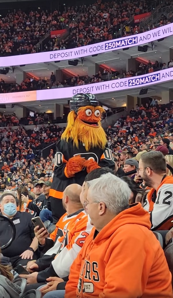 Fan Wants Gritty to Sit Down Because "I Didn't Pay to See You ...