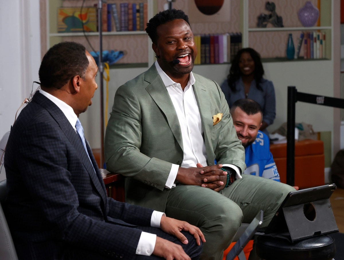 Bart Scott Blamed Tee Higgins for the Damar Hamlin Incident - Crossing ...