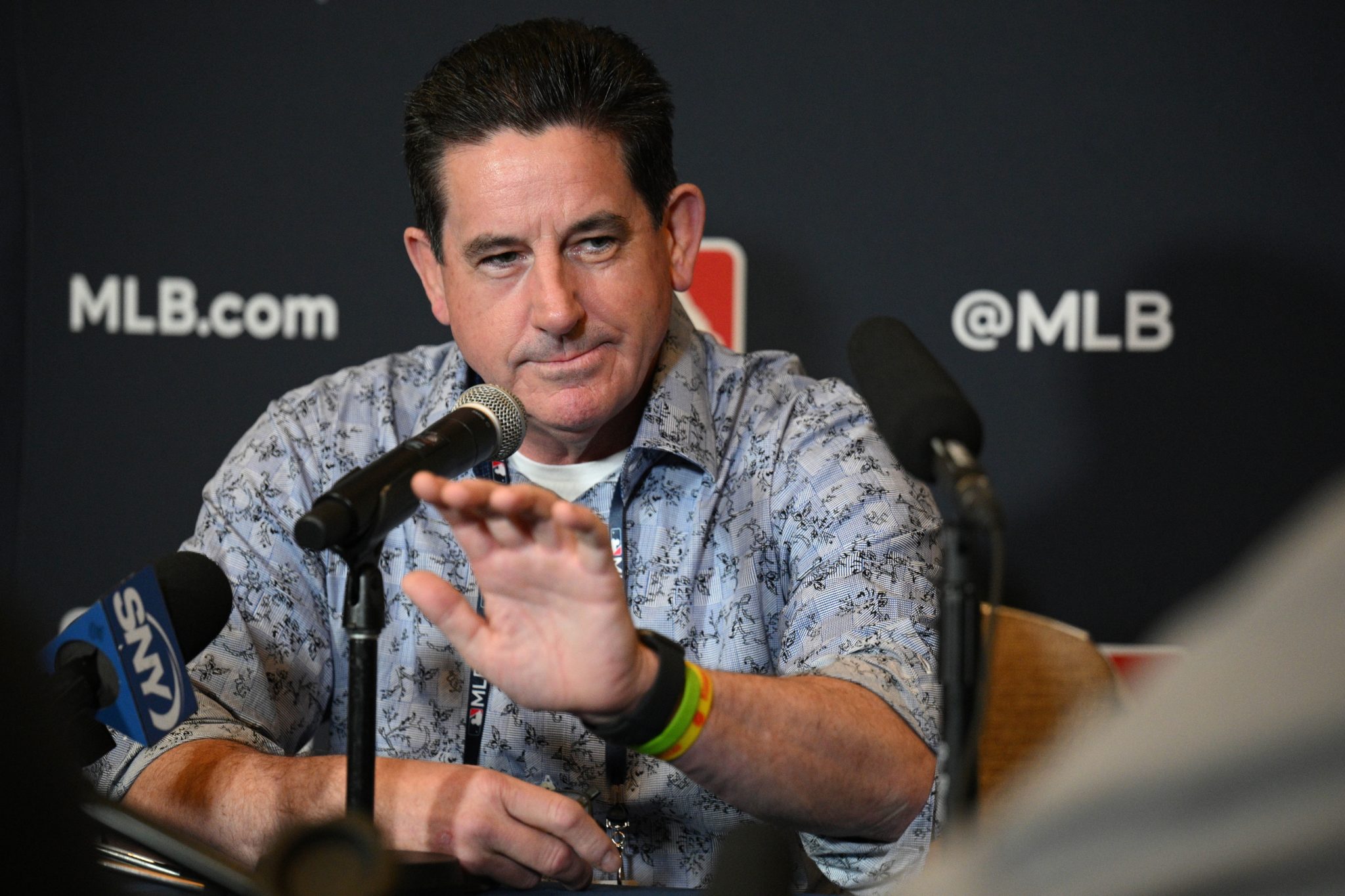 Rob Thomson Named Second Most Handsome MLB Manager - Crossing Broad