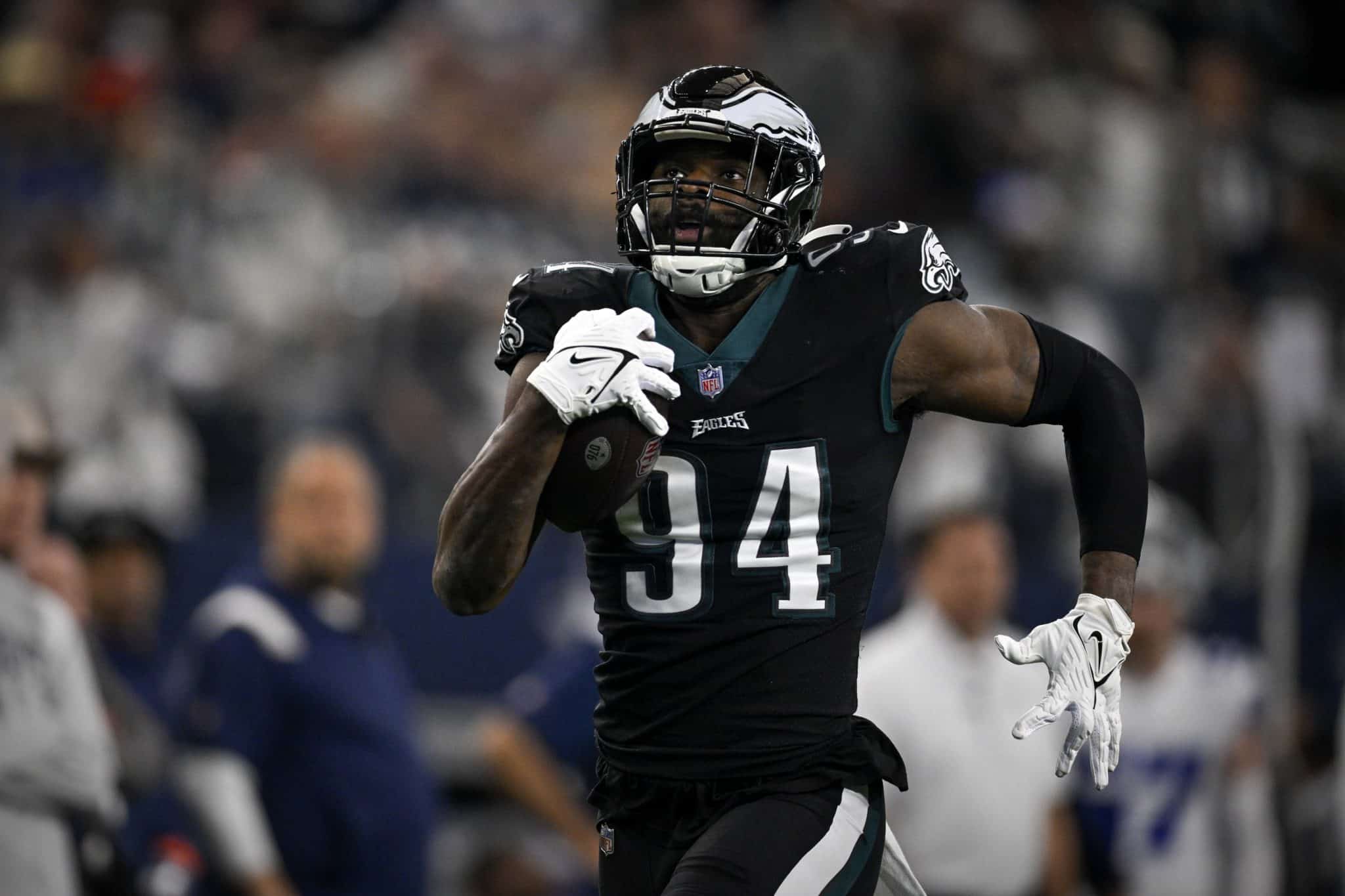 Josh Sweat Returns to Eagles Practice - Crossing Broad