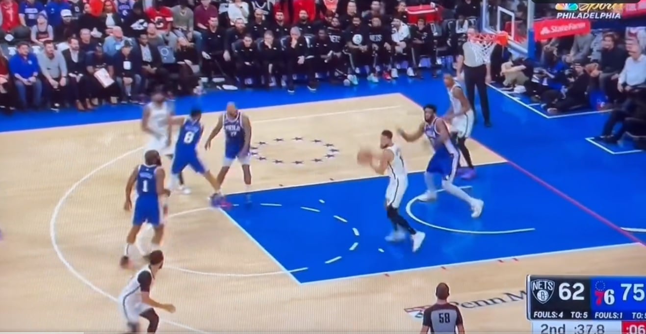 Ben Simmons Didn't Even Look at the Rim on this Sequence - Crossing Broad