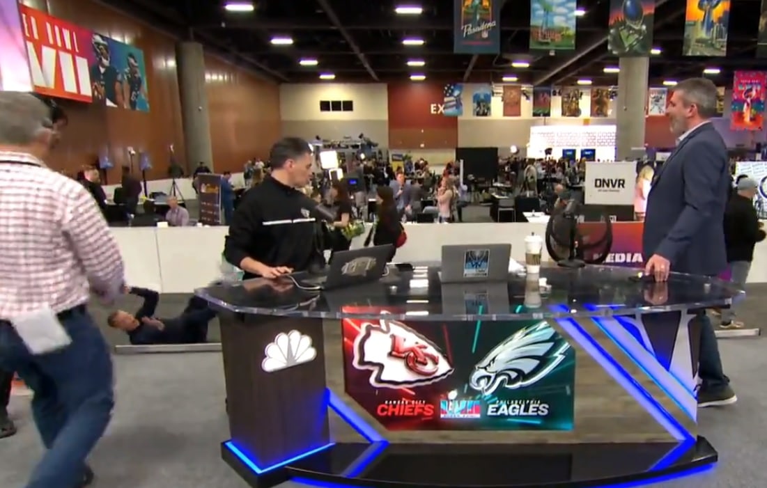 Chris Simms Takes a Tumble - Crossing Broad