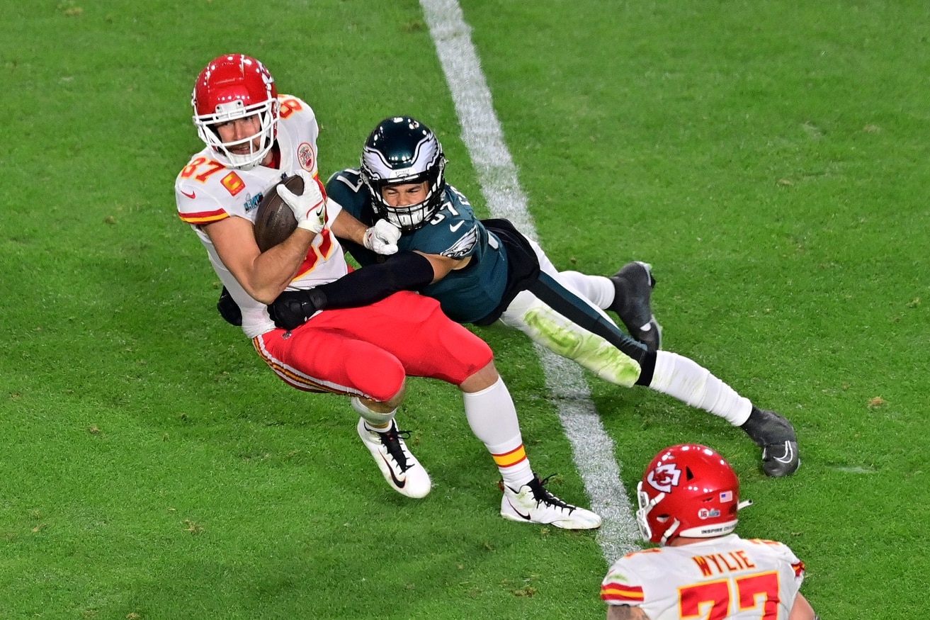 T.J. Edwards Reportedly Signing with Bears - Crossing Broad