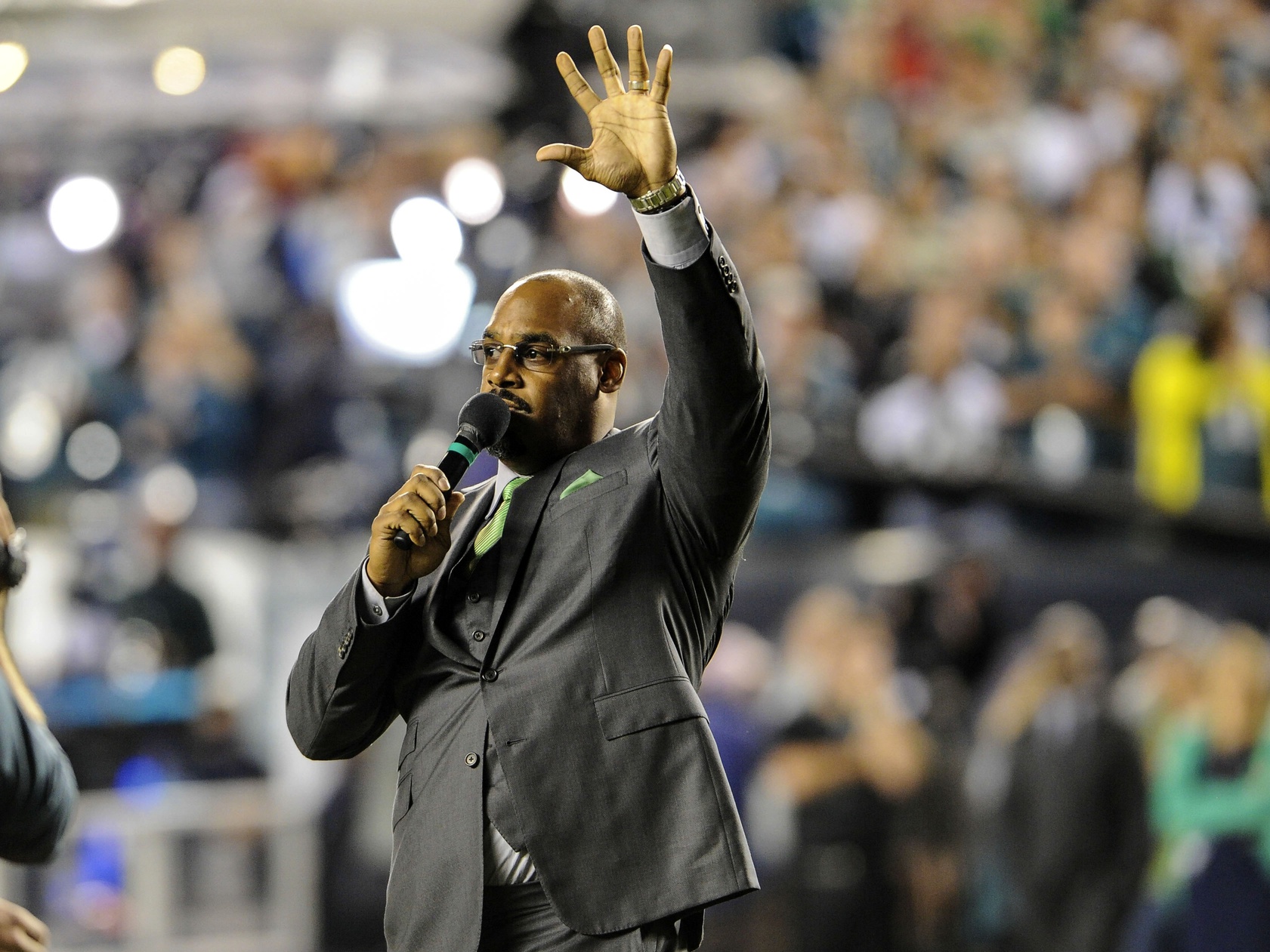 Donovan McNabb Joins Outkick With New NFL Show - Crossing Broad