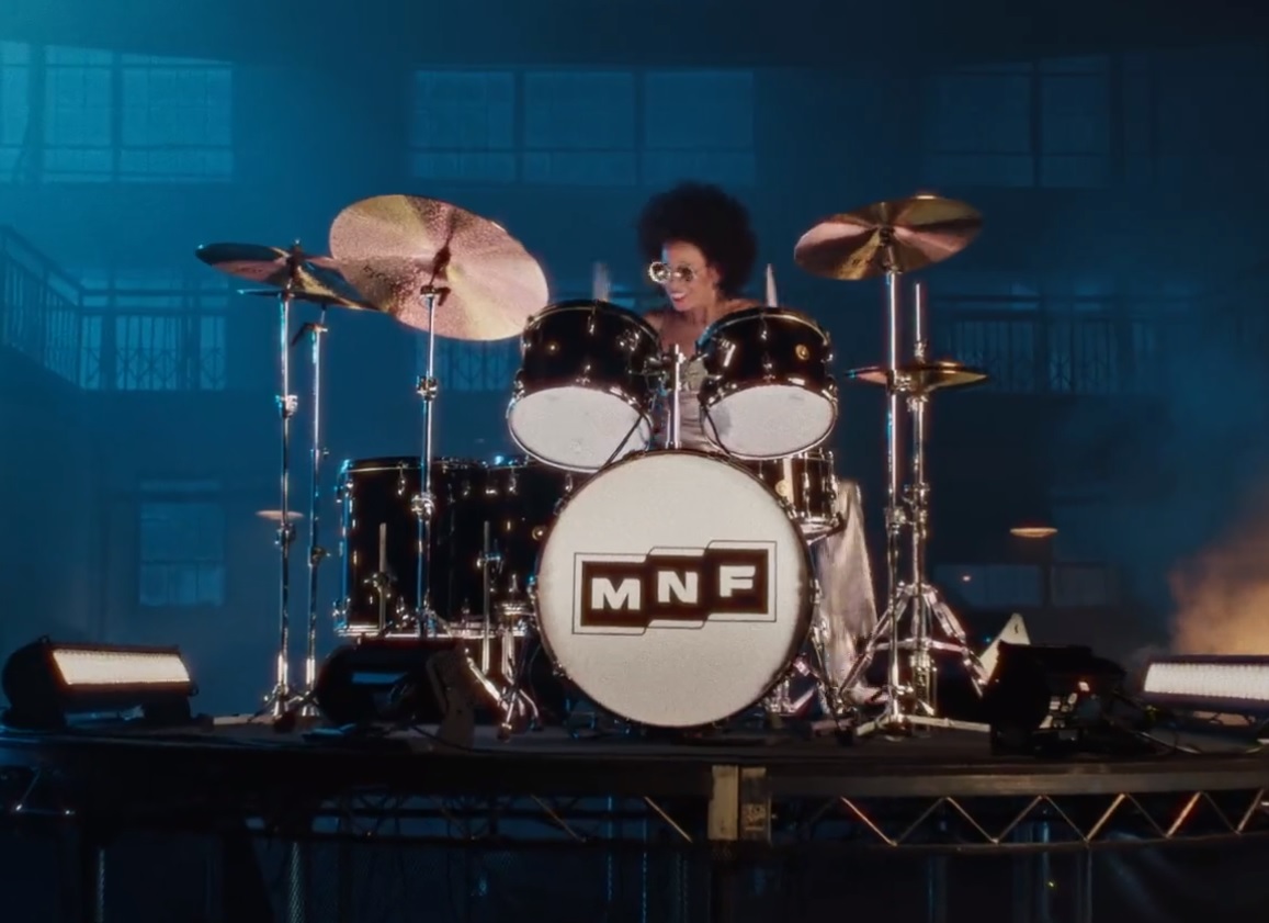 New Monday Night Football Anthem Features Chris Stapleton, Snoop Dogg ...