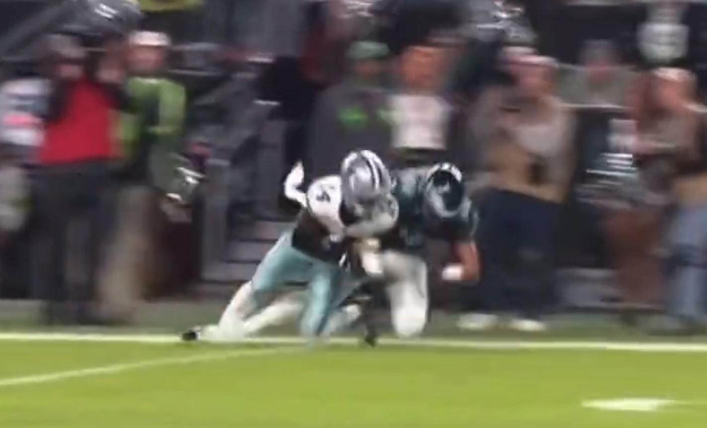 Only Markquese Bell Knows if his Arm-Breaking Tackle on Dallas Goedert ...