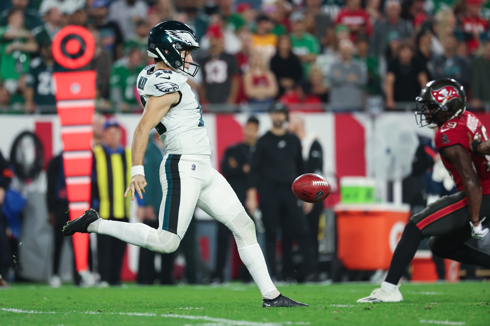 You Can Make a Case for Bringing Back Maybe Two of the Eagles' 20 Free ...