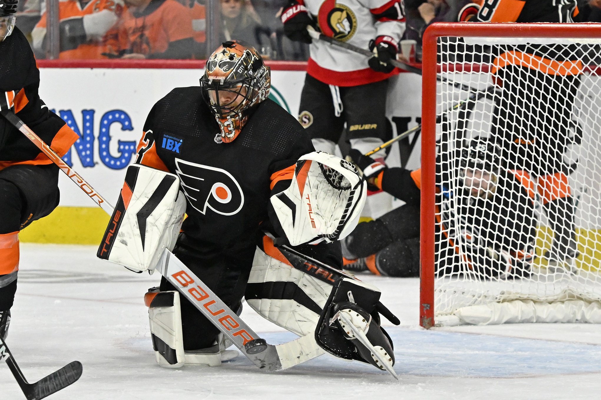 Is a Flyers Goalie Controversy Brewing Between Carter Hart and Sam ...