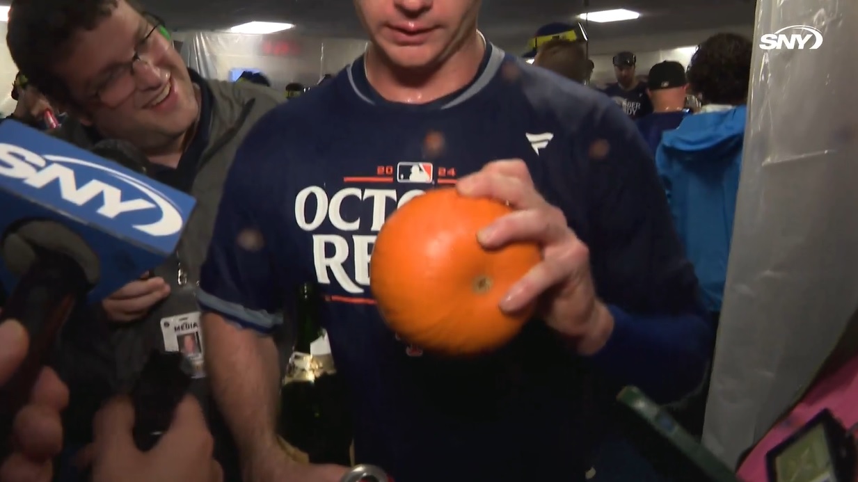 Someone Call Billy Corgan to Take Care of the Mets' "Playoff Pumpkin ...