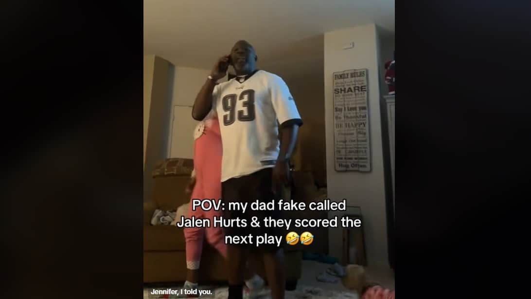 Milton Williams' Dad Going Absolutely Crazy During the Eagles/Ravens ...