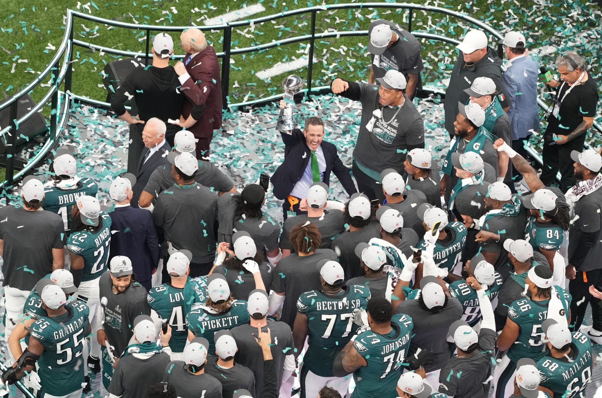 Howie Roseman Smoking a Cigar and Doing a Dance After His Best Season ...