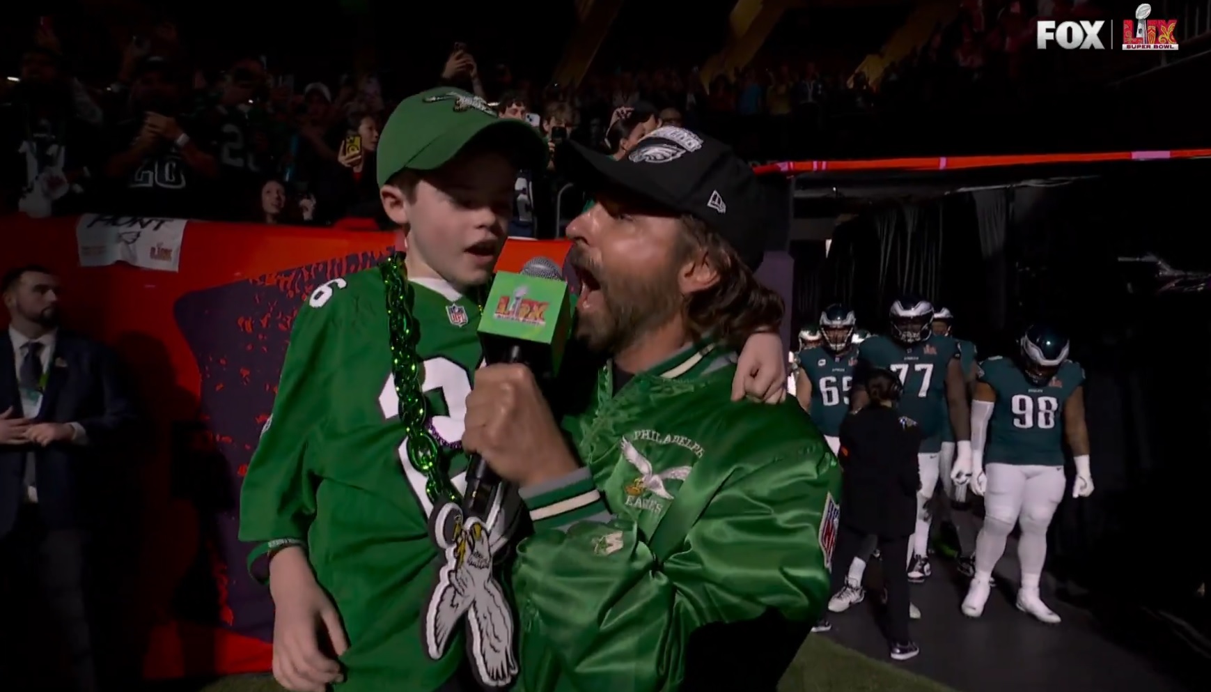 Bradley Cooper Made Cheesesteaks for the Eagles Staff on the Last Day of the NFL Draft ...