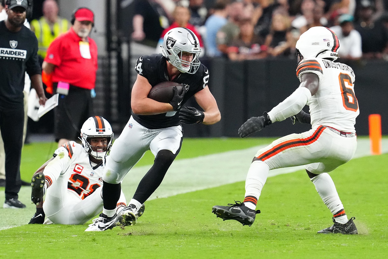 Eagles Continue Bargain Shopping with Tight End Harrison Bryant ...