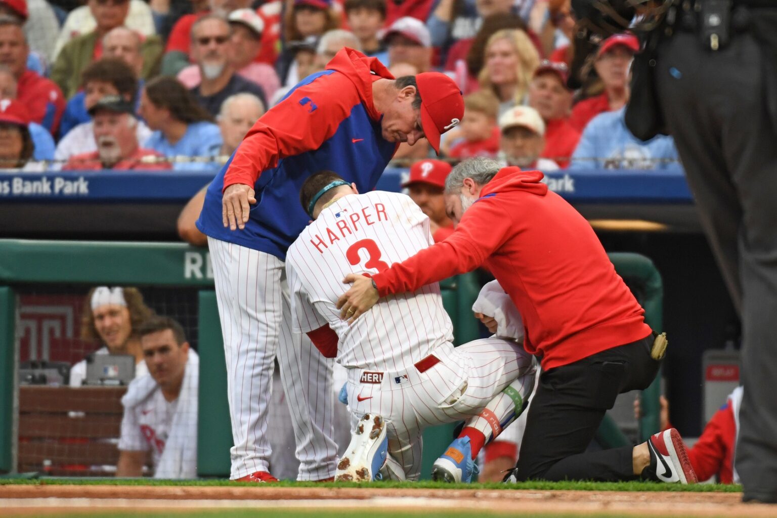 Phillies Overcome Bryce Harper's 1st Inning Scare, Shut Out Braves in ...