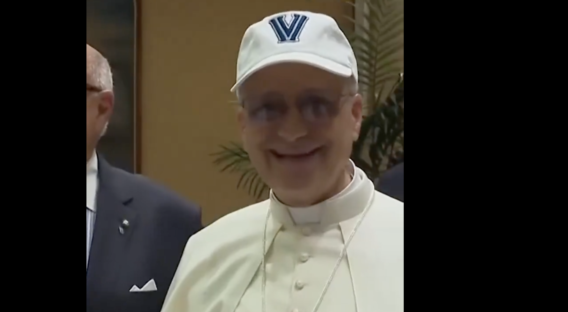 Pope Leo is Not a Philly Guy After Refusing to Put on Eagles Hat ...