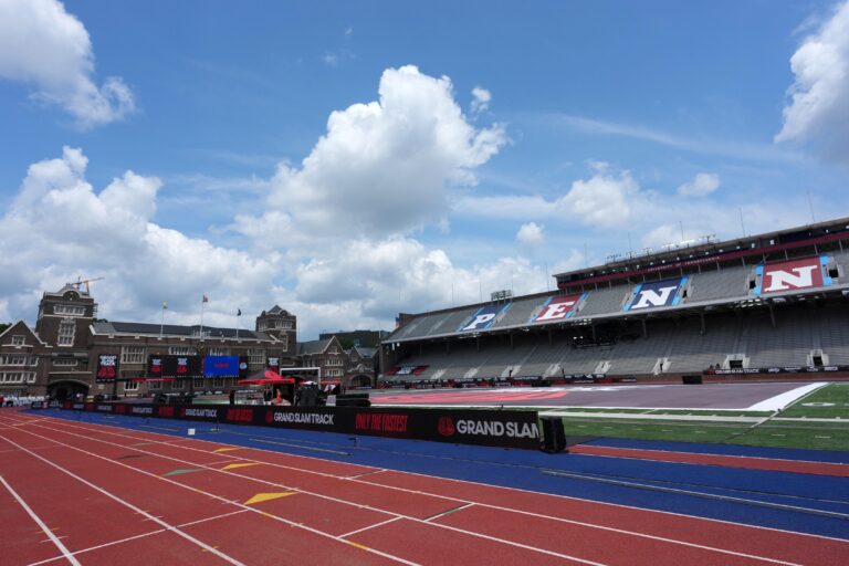Crossing Broad- Philly's Irreverent Sports Blog, Established in 2009