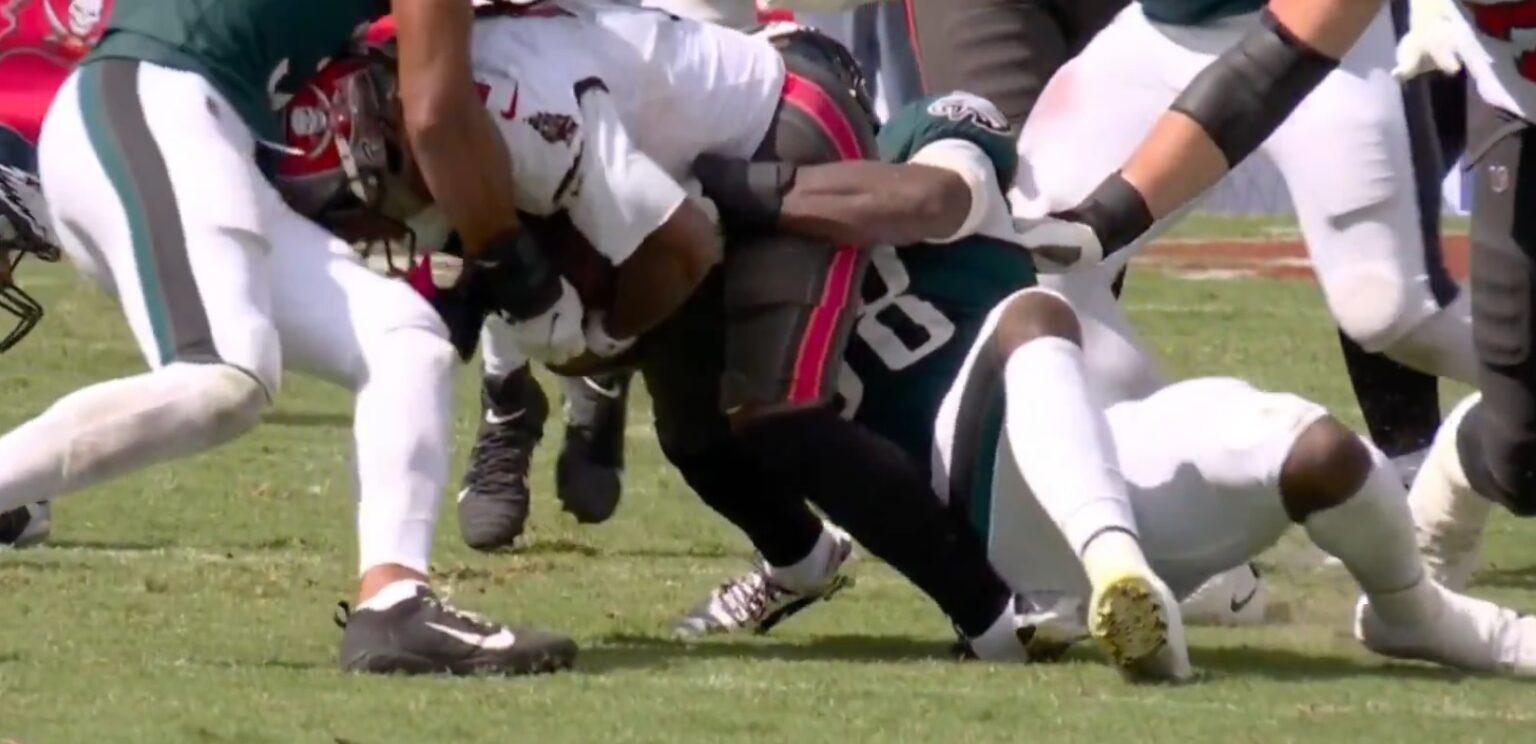 The Eagles Got Away with a Hip-Drop Tackle on the Game-Changing Fumble ...