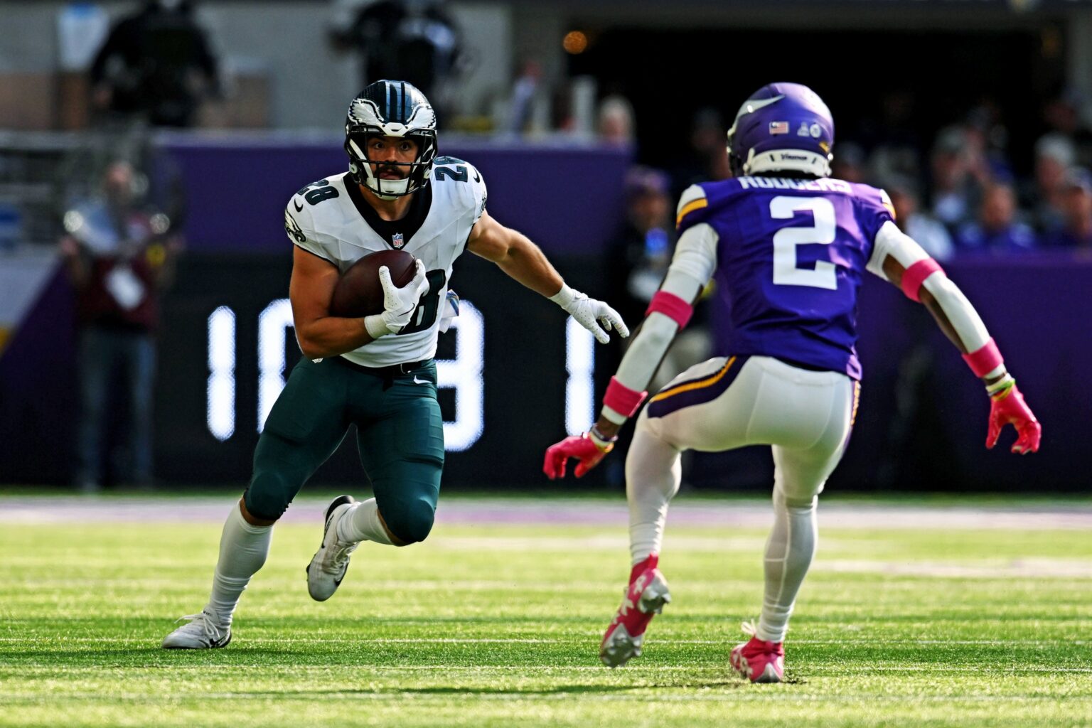 Isaiah Rodgers Paid Tribute to Izel Jenkins with Multiple Toastings in ...