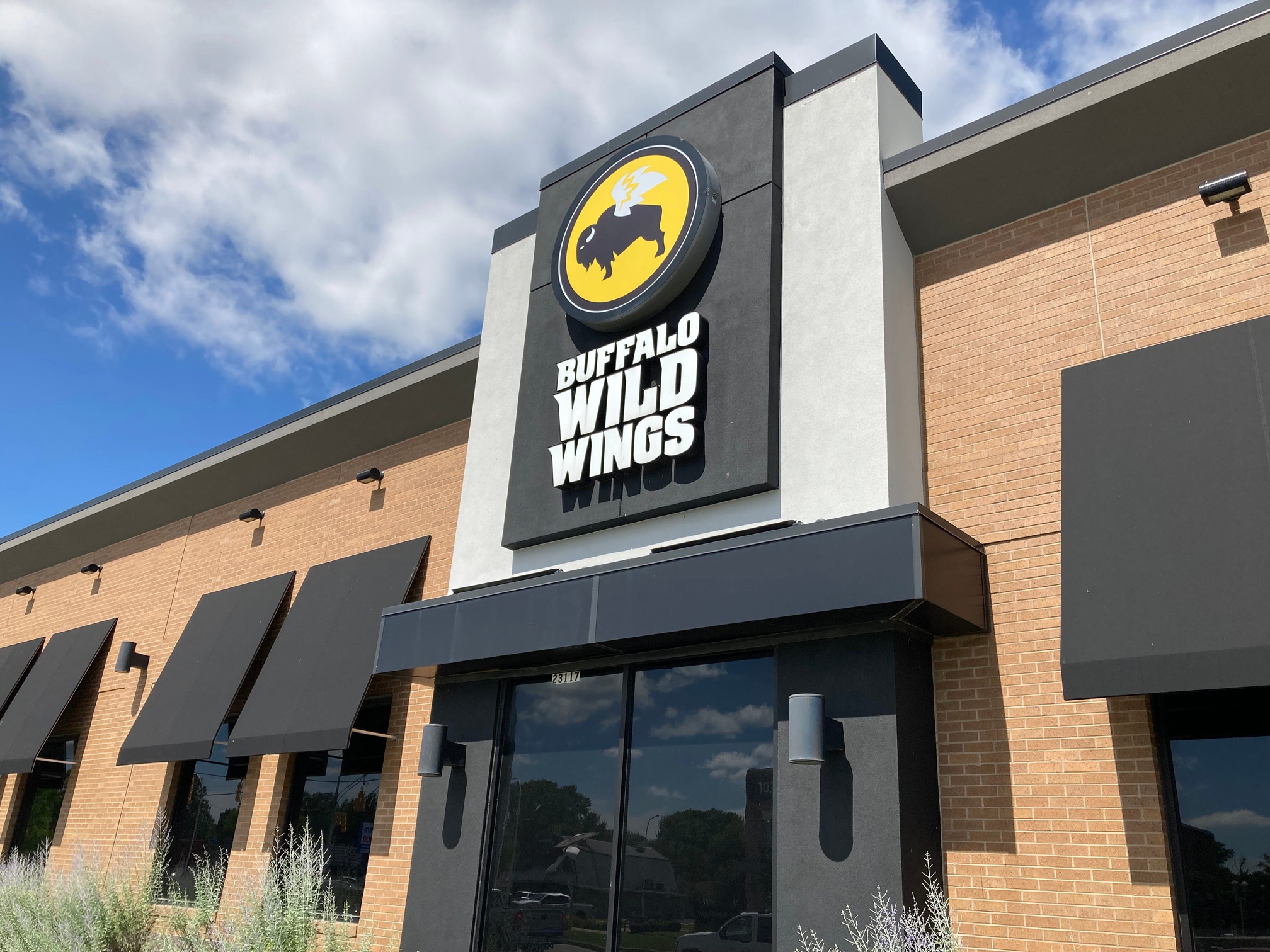 Kyle Scott Will Have to Hold this L After Buffalo Wild Wings Wins in ...