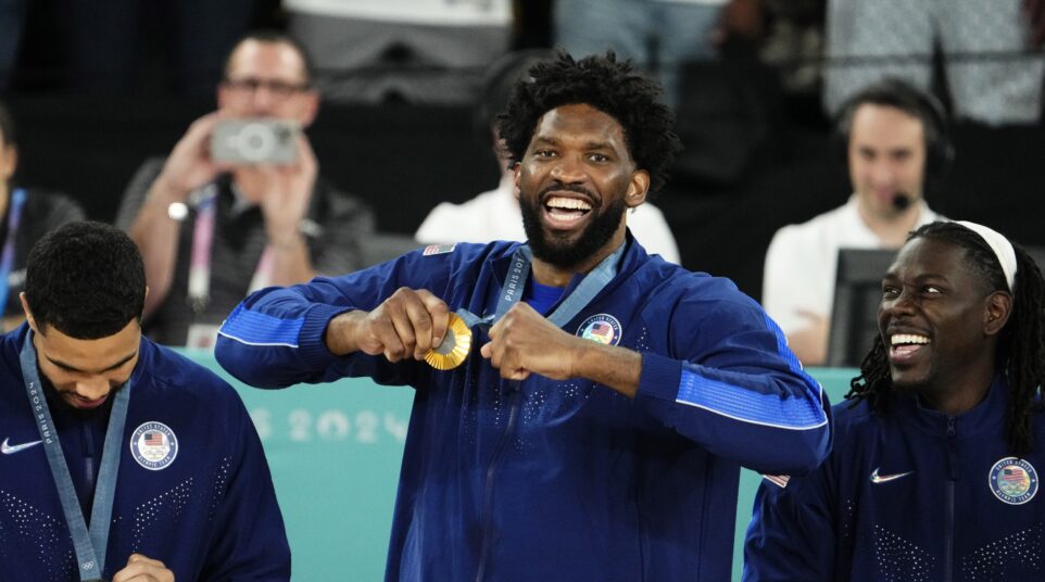 RADIO WARS Archives - Crossing Broad